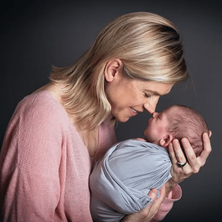 Canadense vence ultramaratona enquanto amamenta filha: 'Tenho sorte'