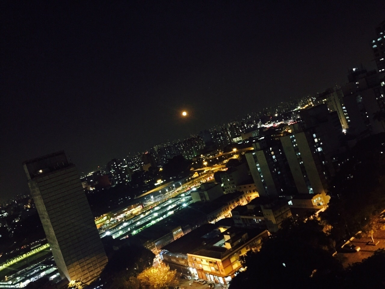Fotos: Fenômeno da "lua azul" ilumina o céu pelo mundo - 31/07/2015 ...