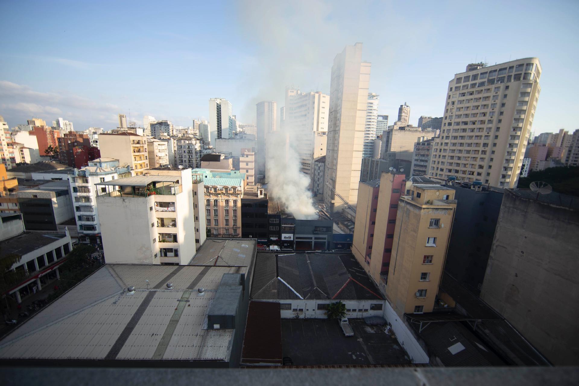 Fotos: Incêndio em prédio no centro de São Paulo - 26/12/2019 - UOL ...