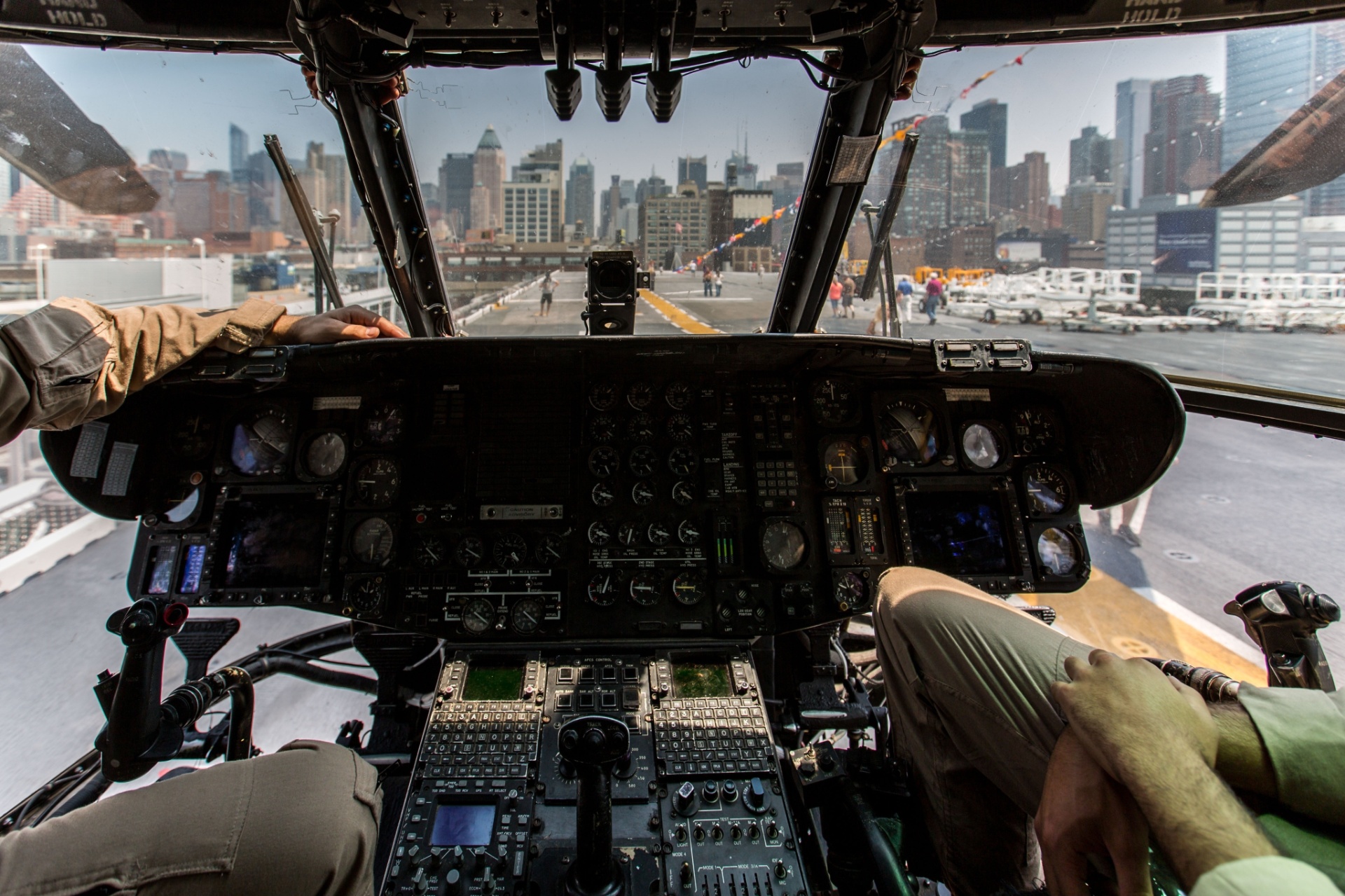 Fotos: Conhece o interior de um navio militar dos EUA? Forças armadas ...