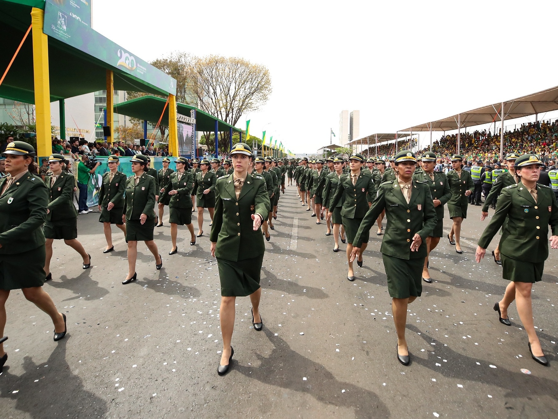 Uniforme Do Exercito 2024 Mulheres Conheça O Novo Fardamento Da