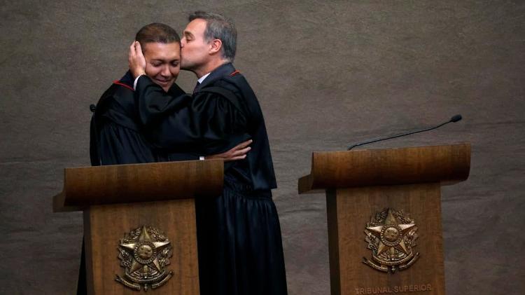 Nunes Marques toma posse na presidência do TSE para comandar eleições