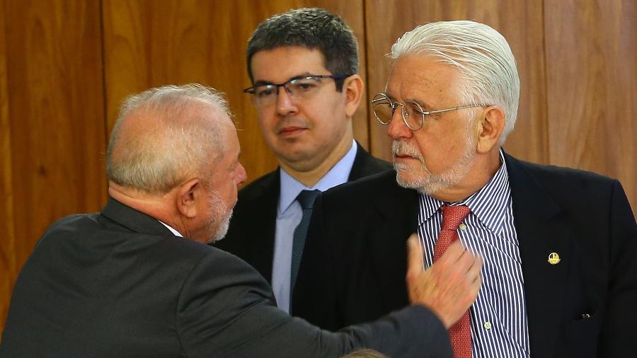 Governo seguirá defendendo investigações e espera explicação de Jaques