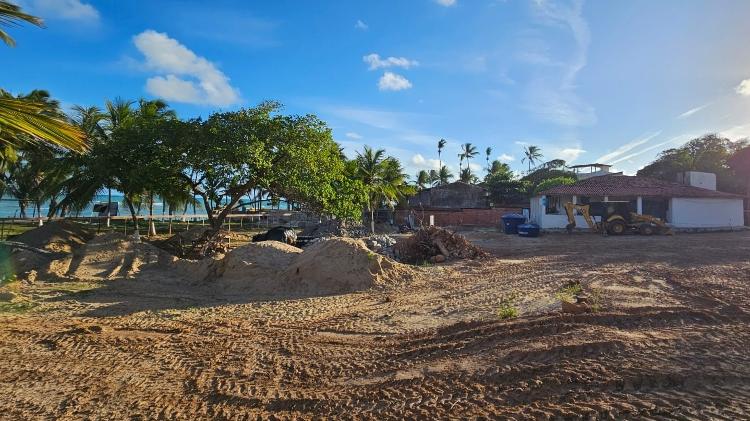 Edifício de luxo com 20 andares em praia sem prédios é contestado de Maceió