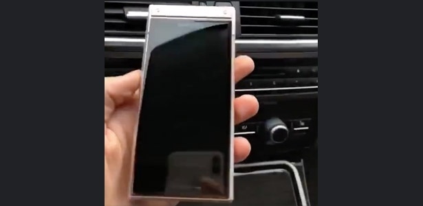 Cara de S9 e teclado físico: veja como pode ser o celular flip da Samsung - 23/10/2018 - UOL TILT