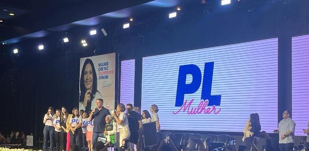 PL Mulher: Bolsonaro entra de surpresa e Michelle diz 'mito depois'