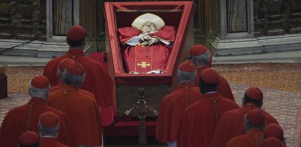 Assistir funeral do papa Francisco online e ao vivo: onde acompanhar