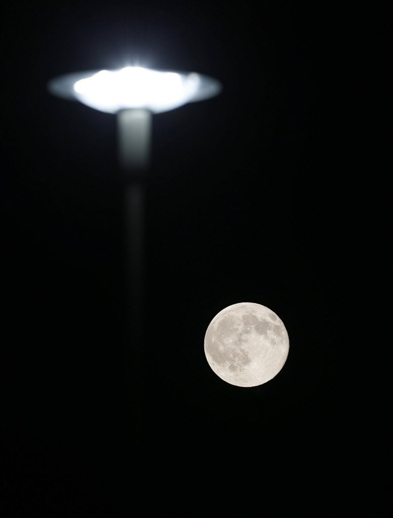 Fotos: Fenômeno da "lua azul" ilumina o céu pelo mundo - 31/07/2015 ...