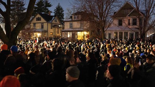 A caçada ao petroleiro que tentou virar russo em pleno oceano