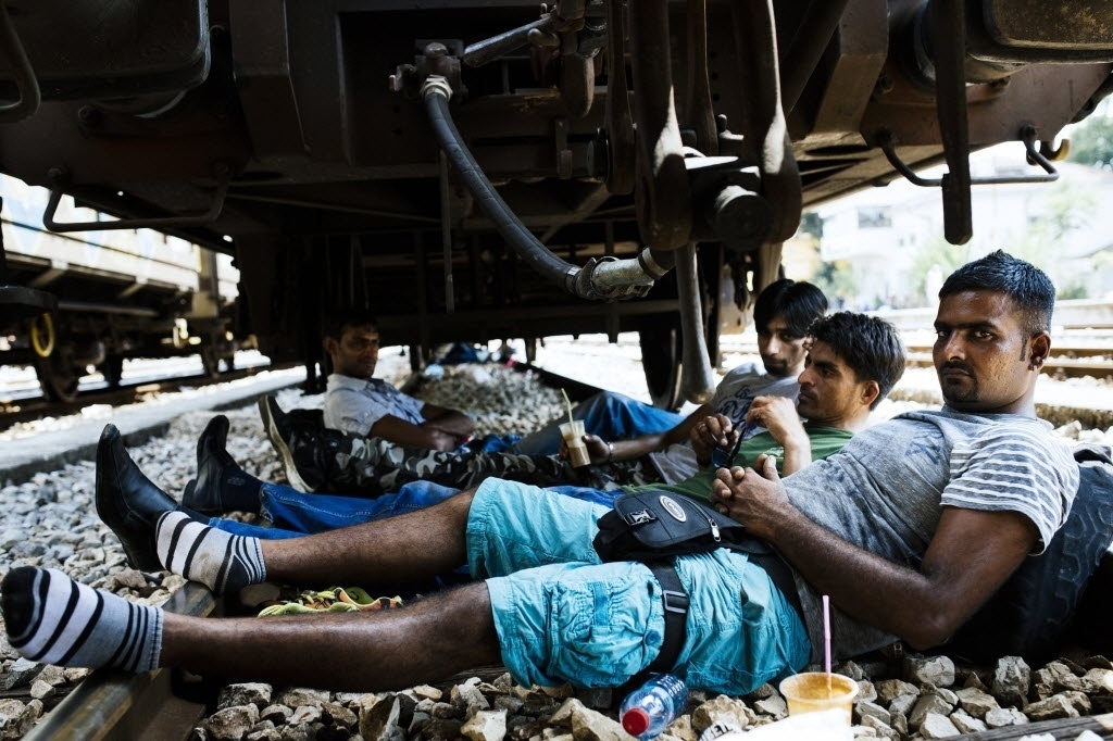 Fotos: Imigrantes arriscam suas vidas para chegar à Europa - 20/04/2015 ...