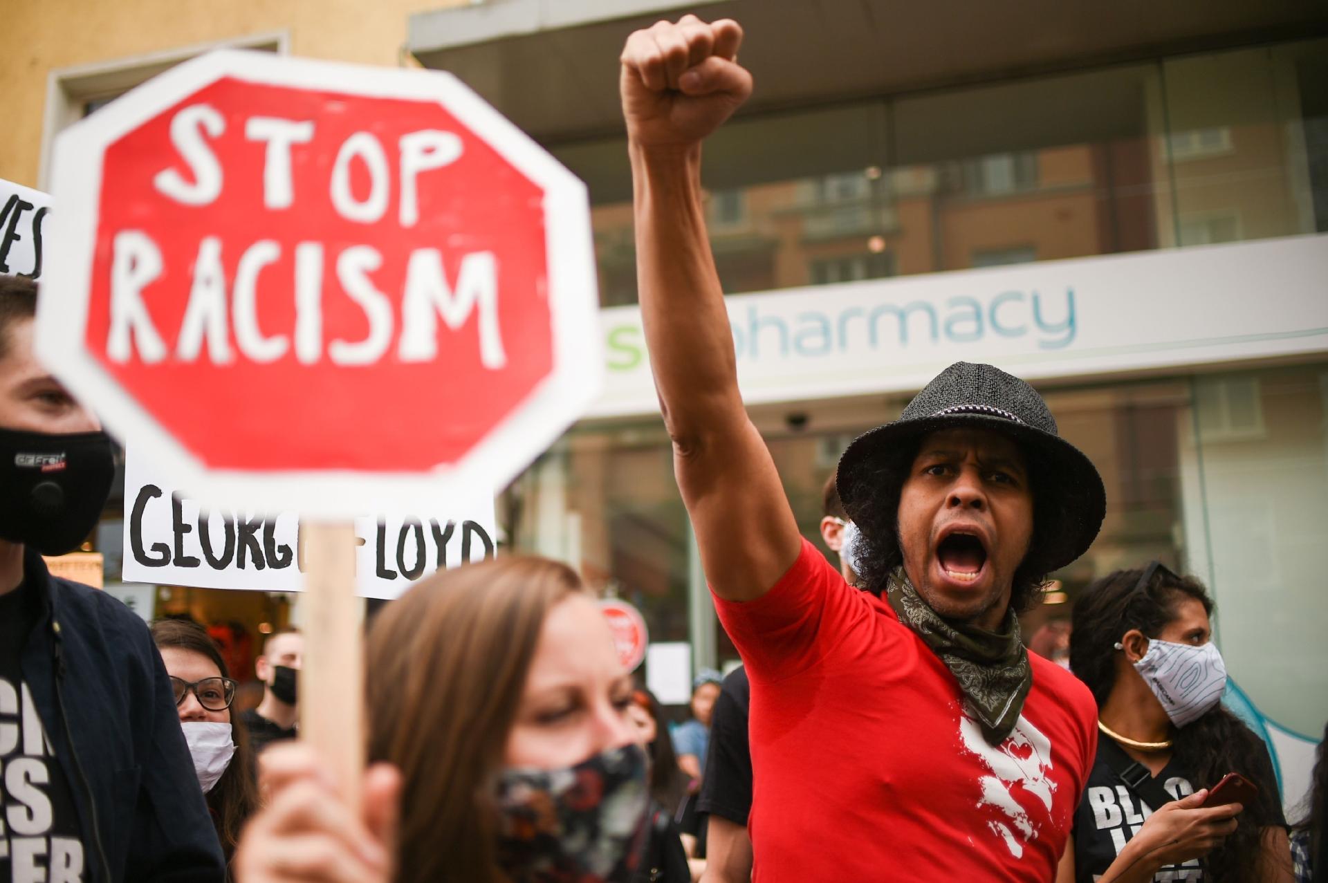 Fotos: Veja protestos contra o racismo pelo mundo - 06/06/2020 - UOL ...