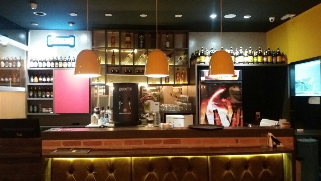 Largou a arquitetura em SP para surfar, andar de skate e ter um bar em ...