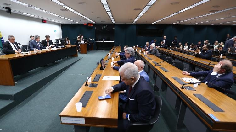 Comissão do Congresso aprova Orçamento de 2026, texto vai a plenário