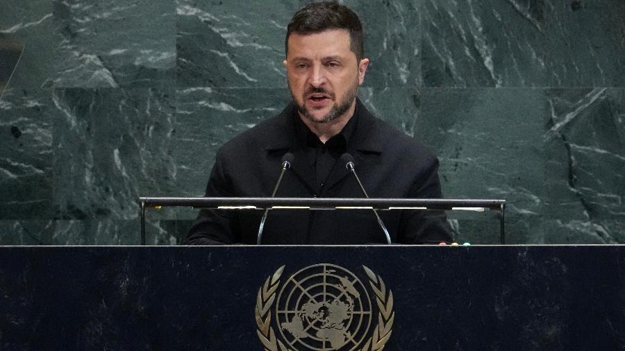 Zelensky admite possibilidade de referendo para ceder territórios à Rússia