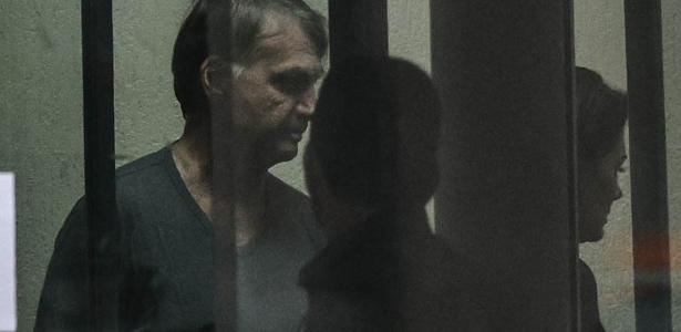 Bolsonaro inicia fisioterapia e muda medicação para soluços