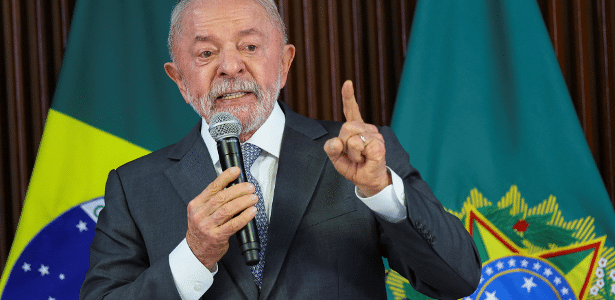 Tarifas dos EUA: Carla diz que governo Lula endurece reação