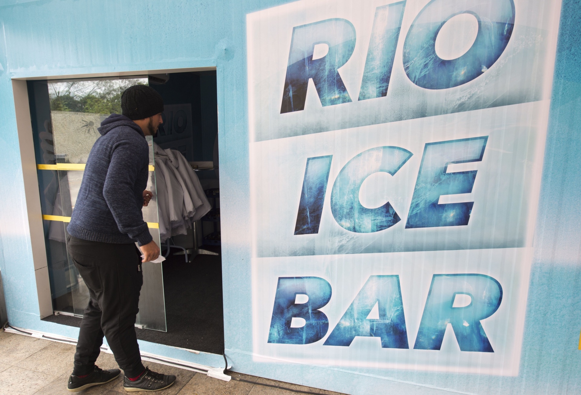 Fotos: No auge do verão carioca, Rio tem bar feito completamente de ...