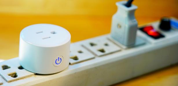 Tomada inteligente: como funciona? Economiza luz? Vale a pena?