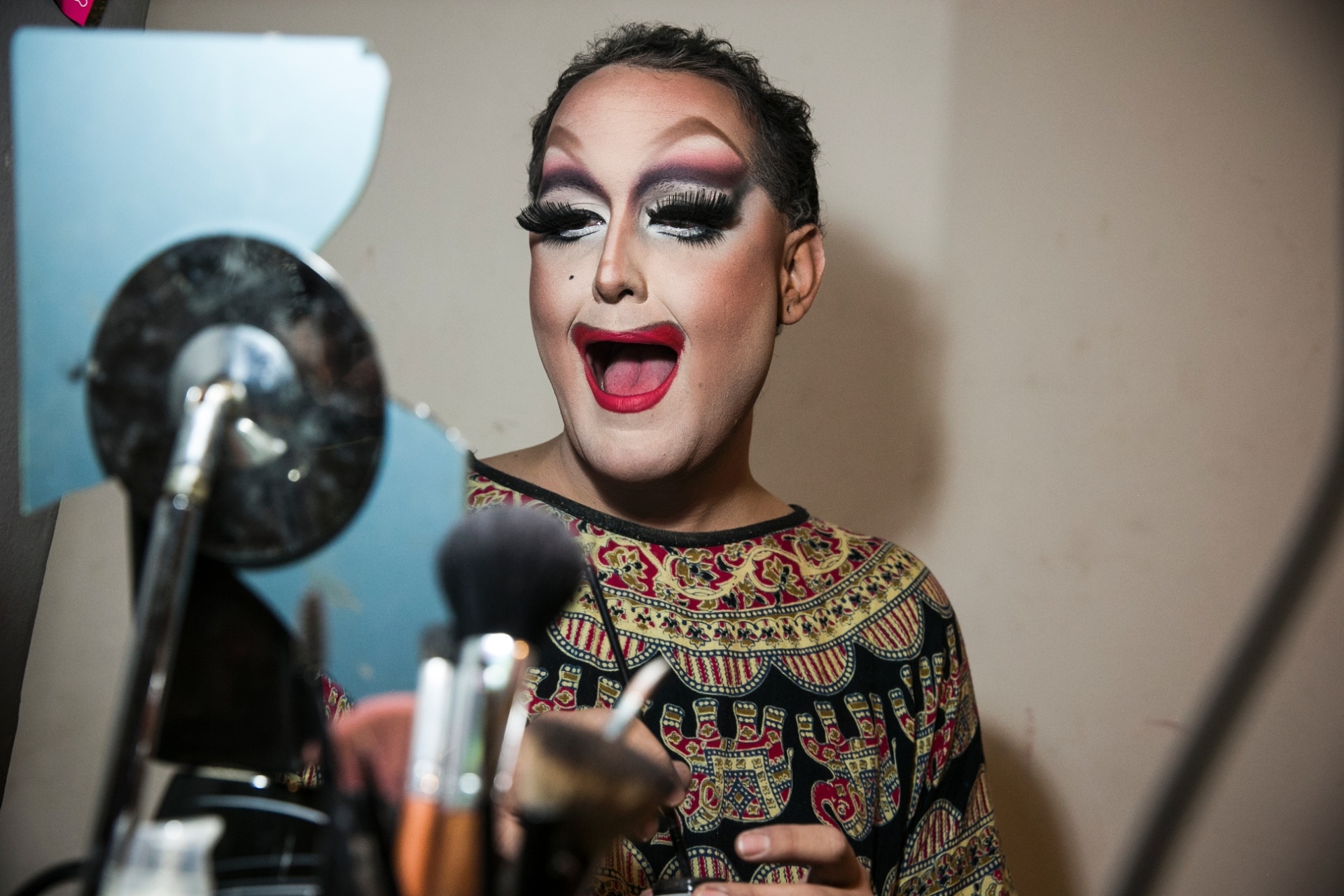 Fotos: A maquiagem e a transformação interna que deram origem a duas ...