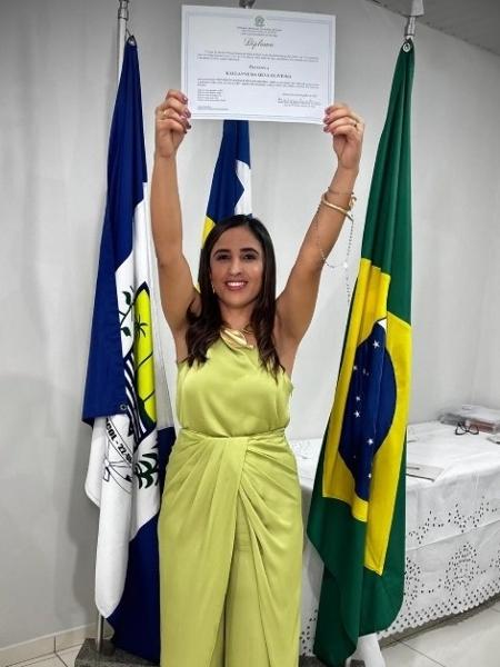 Prefeita eleita por 57 votos é cassada por fraudar cartões de vacina