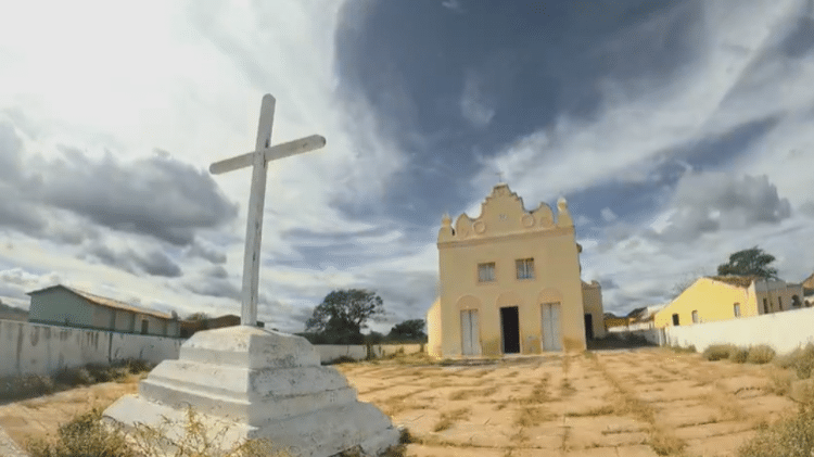 Somente 2 famílias: conheça a 'cidade fantasma' no sertão do Ceará