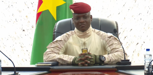 Quem é Ibrahim Traoré, presidente de transição do Burkina Fasso
