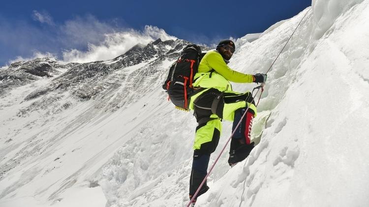 O alpinista que completou a '1ª subida 100% vegana' da história do ...