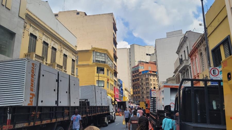 25 de Março: lojas têm prejuízo com falta de luz