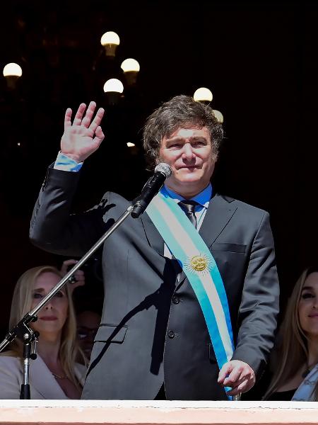 Argentina: Inflação dispara, tarifa de ônibus em Buenos Aires triplica