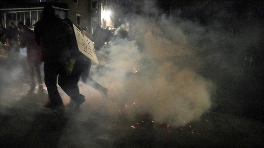 Juíza proíbe gás lacrimogêneo e prisões em protesto contra ICE em Minnesota