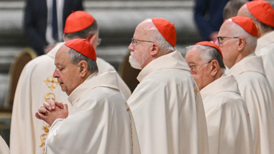 Na véspera do conclave, cardeais fazem apelo por cessar-fogo em países
