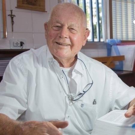 Referência em programas sociais, padre Haroldo Rahm é velado em ...