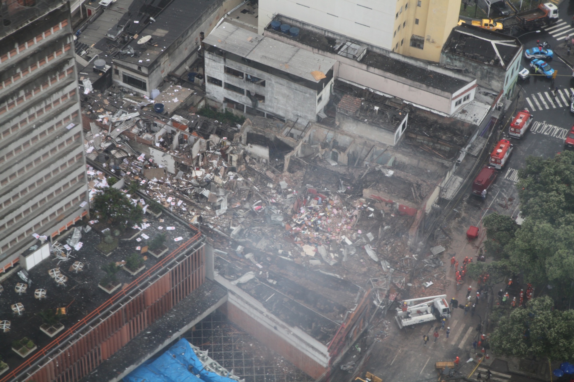 Veja o antes e o depois do local da explosão no Rio - 19/10/2015 - UOL ...