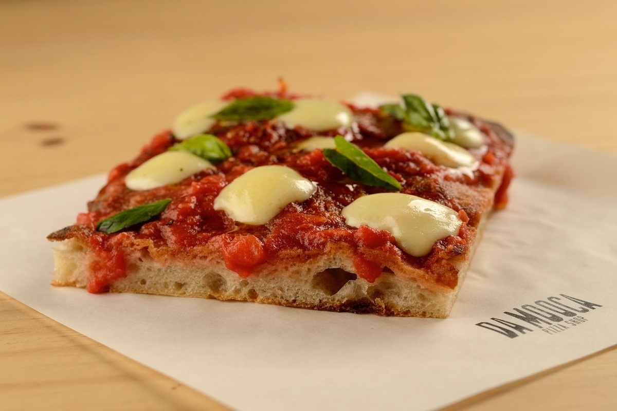 Restaurante faz pizza por kg e tem até café da manhã; 100 g custam R$ 6 ...