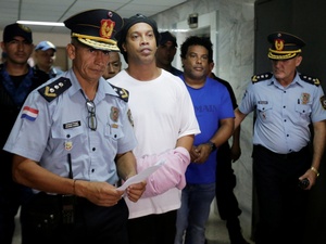 Oito Perguntas Sobre O Caso Ronaldinho Ainda Sem Respostas Convincentes