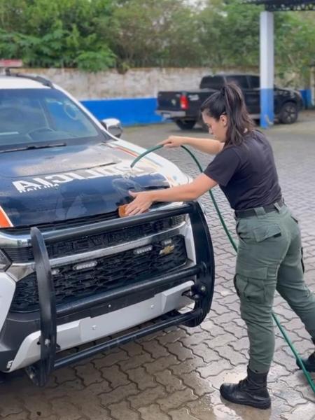 PM-CE nega recurso e manda prender soldado que gravou vídeo lavando viatura