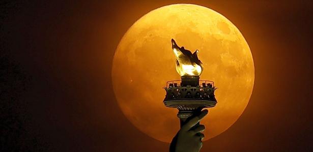 Hoje tem a primeira de duas 'superluas' de agosto; saiba como observar