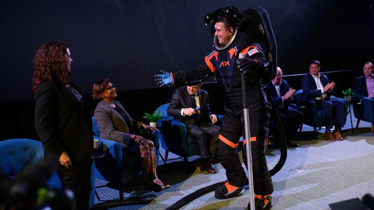 Apollo x Artemis: o que mudou no traje dos astronautas que irão à Lua