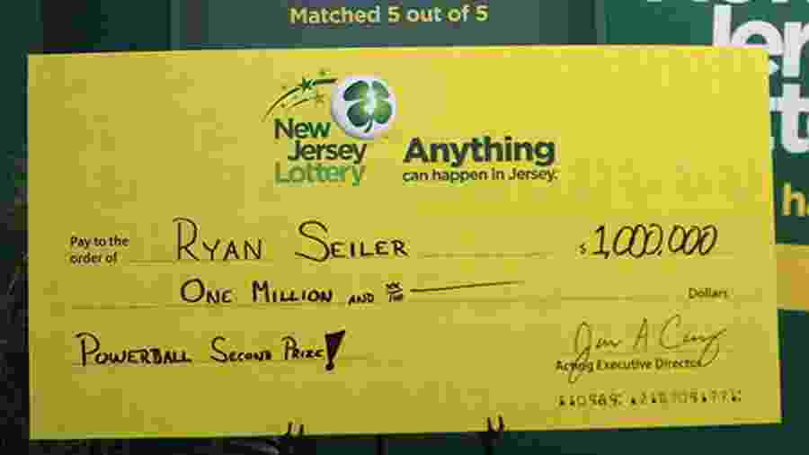 Homem compra bilhete de loteria no último minuto possível e vira ...