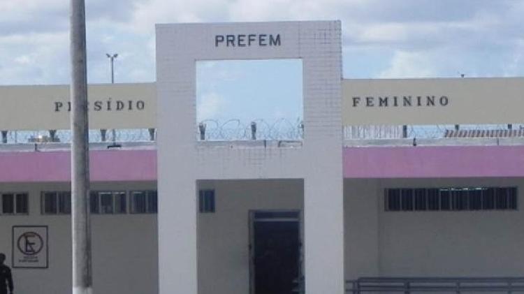 Mulher presa por esconder corpo em geladeira deixa a prisão em SE