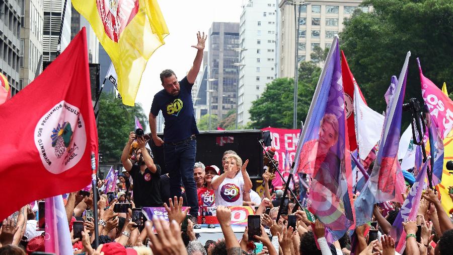 Sem Lula, ministros do governo acompanham caminhada de Boulos