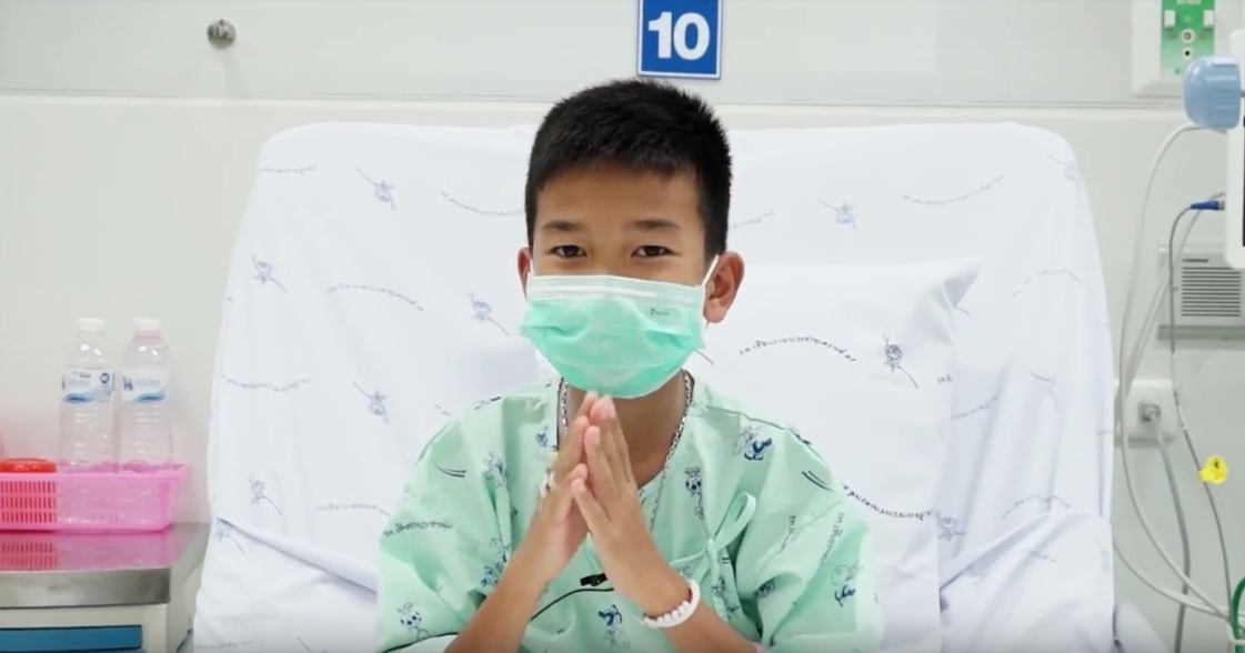 Tailândia divulga vídeo em hospital com garotos resgatados de caverna ...