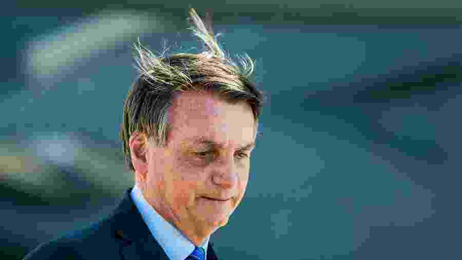 Livro aponta Bolsonaro como capitão da República das Milícias