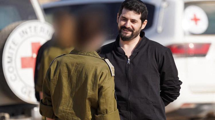 Quem são os reféns libertados pelo Hamas após dois anos em cativeiro