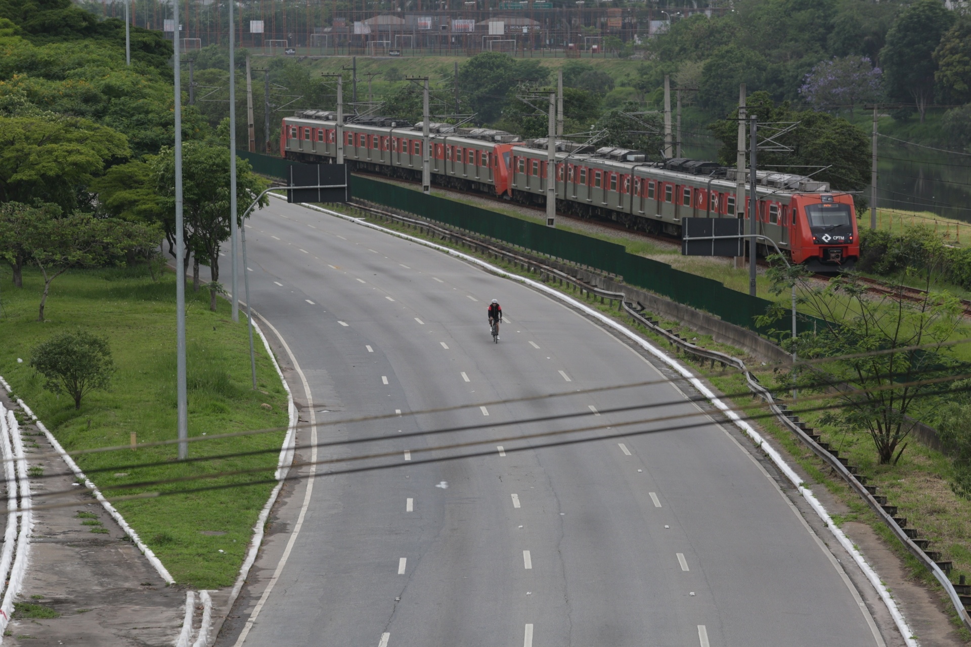 Fotos: Viaduto na marginal Pinheiros, em São Paulo, tem queda parcial ...