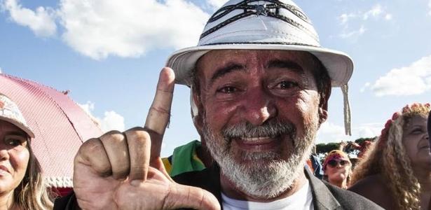 Sósia de Lula viaja um dia e meio para posse e faz sucesso com público