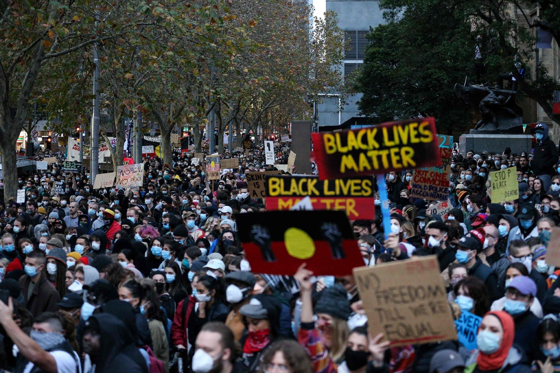 Fotos: Veja protestos contra o racismo pelo mundo - 06/06/2020 - UOL ...