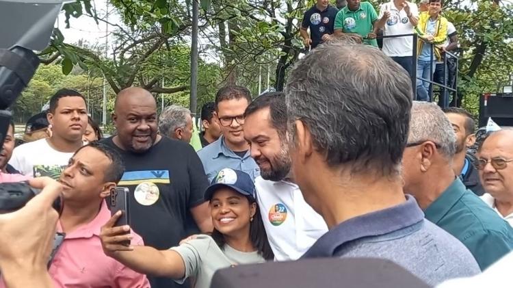 RJ: Campanha de Castro tem filha de Beira-Mar e placa de carro tapada