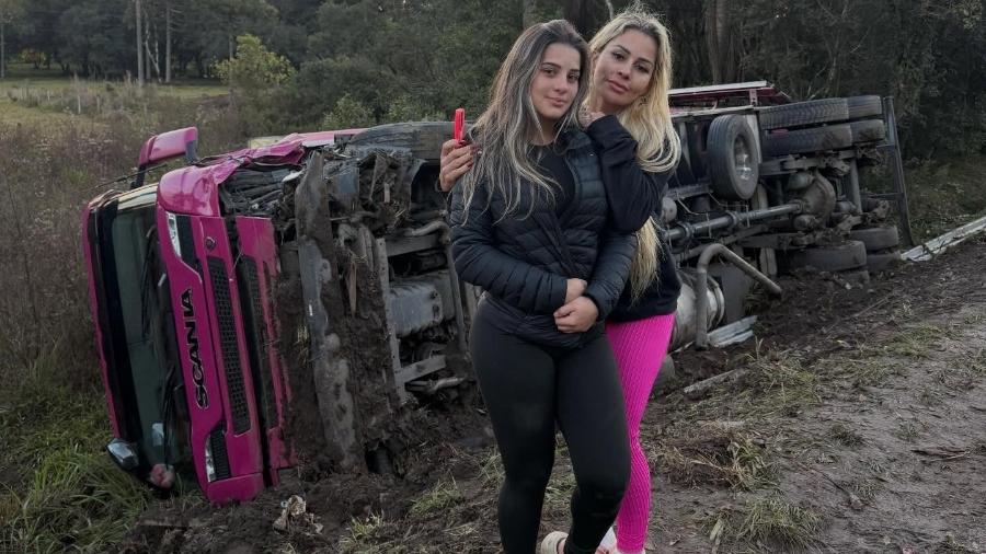 Caminhoneira com mais de 1 milhão de seguidores sofre acidente em SC
