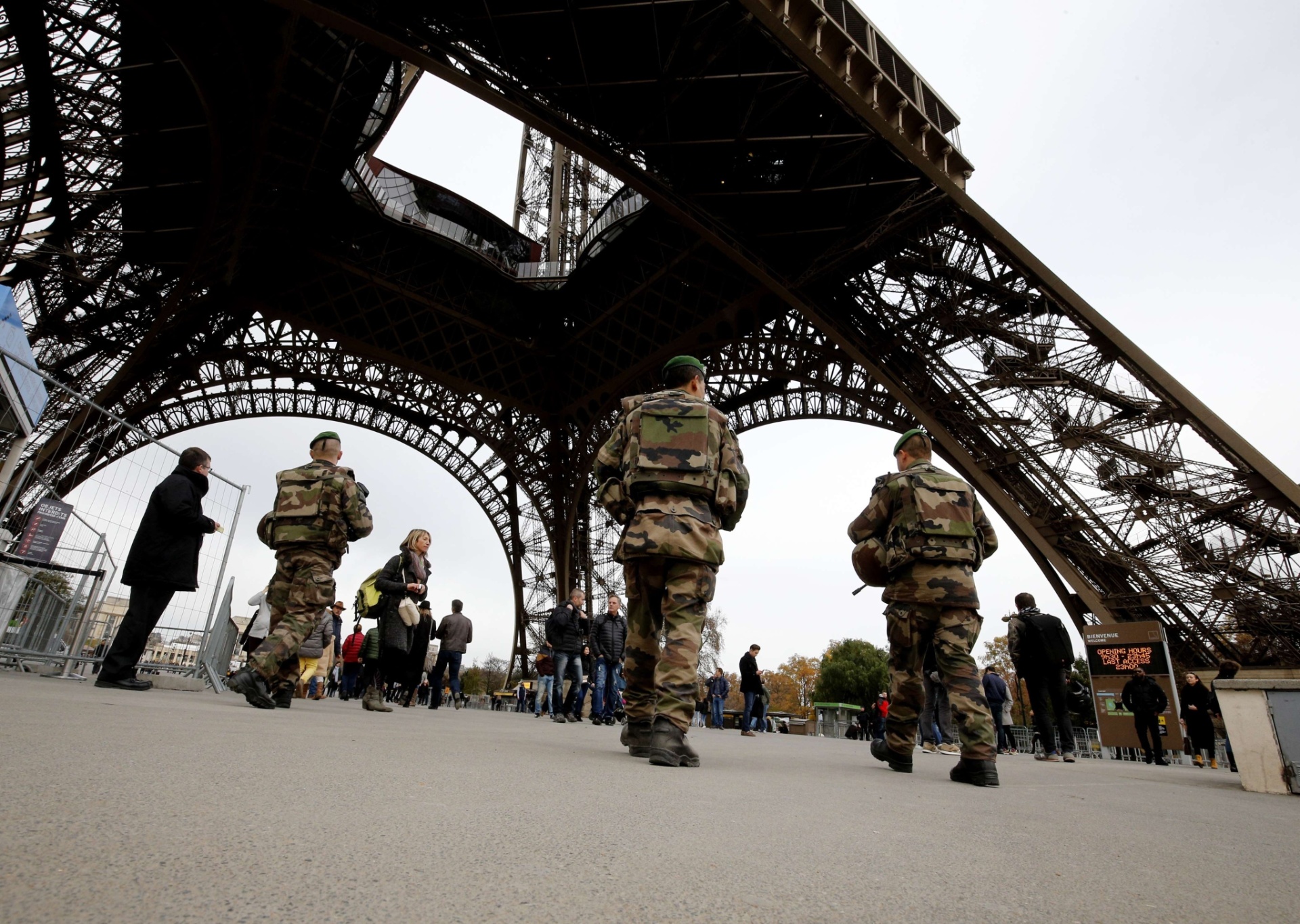 O que já se sabe sobre os ataques terroristas em Paris - 14/11/2015 ...